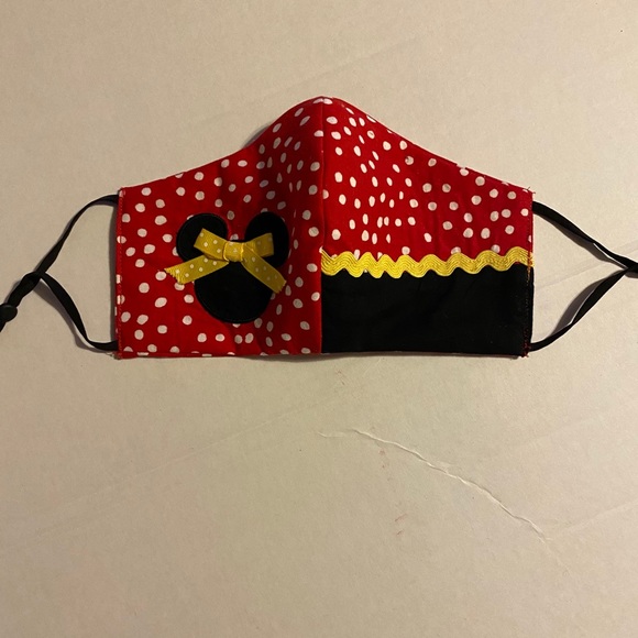 Kim's Closet Creations | Accessories | Minnie Double Sided Face Mask ...